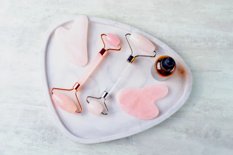 A rózsakvarc arcmasszírozó roller helyes használata Otthonodba mindent, egy helyről Home City Shop